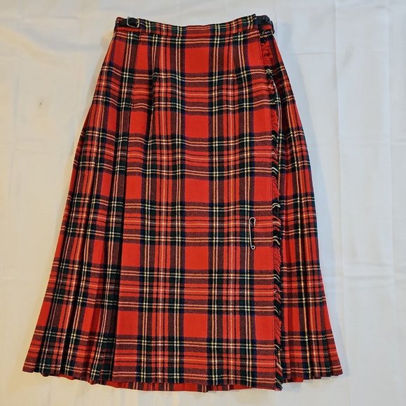 Laird Porch of Scotland | Skirts | Vintage Laird Portch Of Scotland Red ...